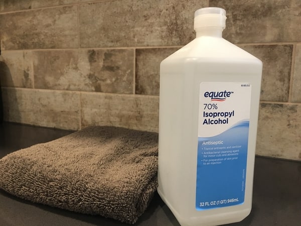 Rubbing Alchohol: A Good Cleaner? – Your Homestead Journey